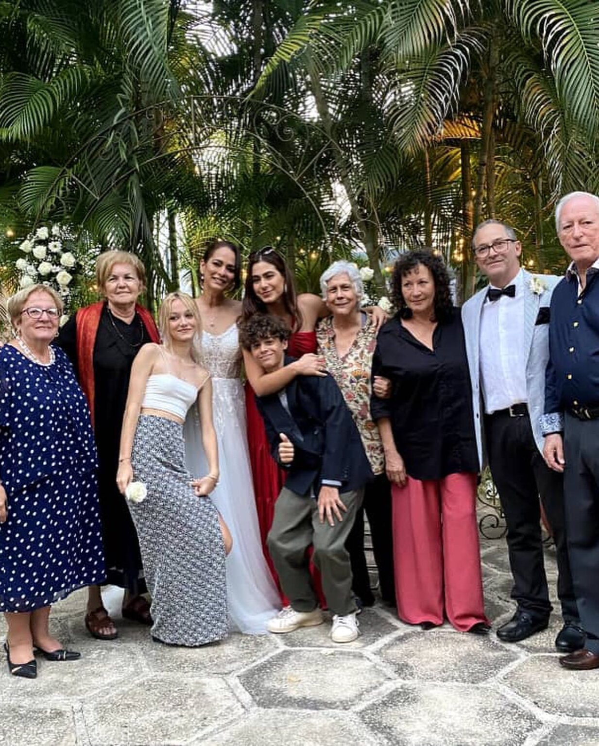 Actriz cubana Jacqueline Arenal y su pareja se casan (FOTOS)